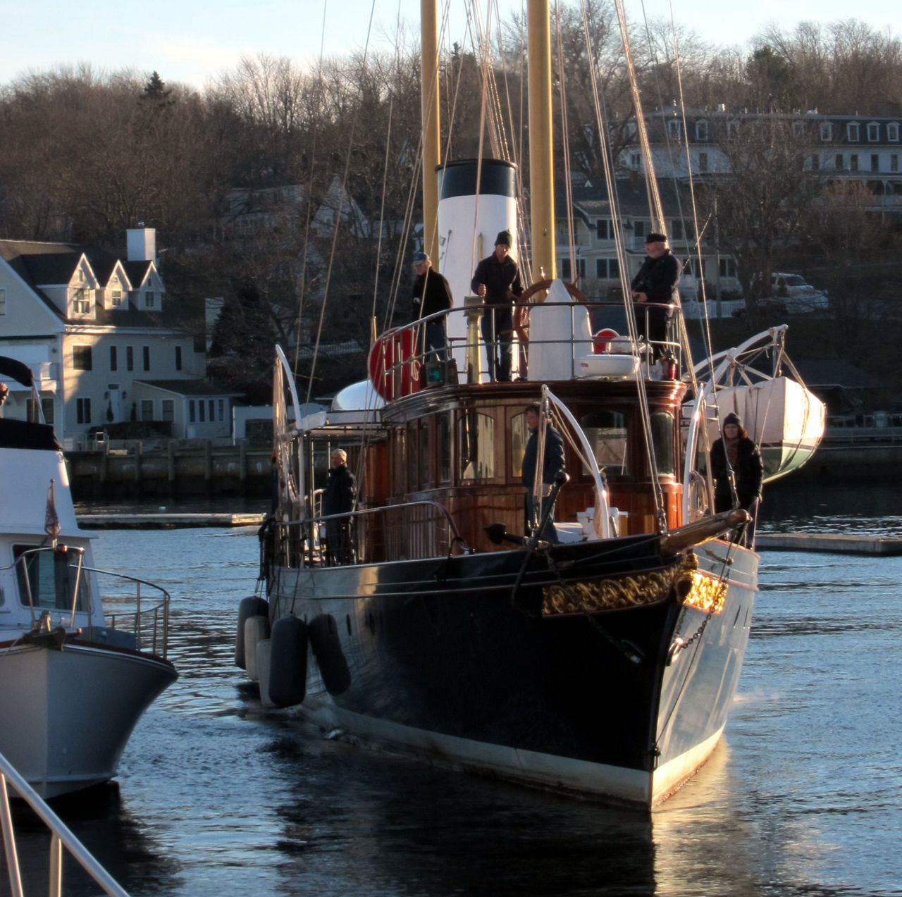 Cangarda, the touchscreen steam yacht - Panbo