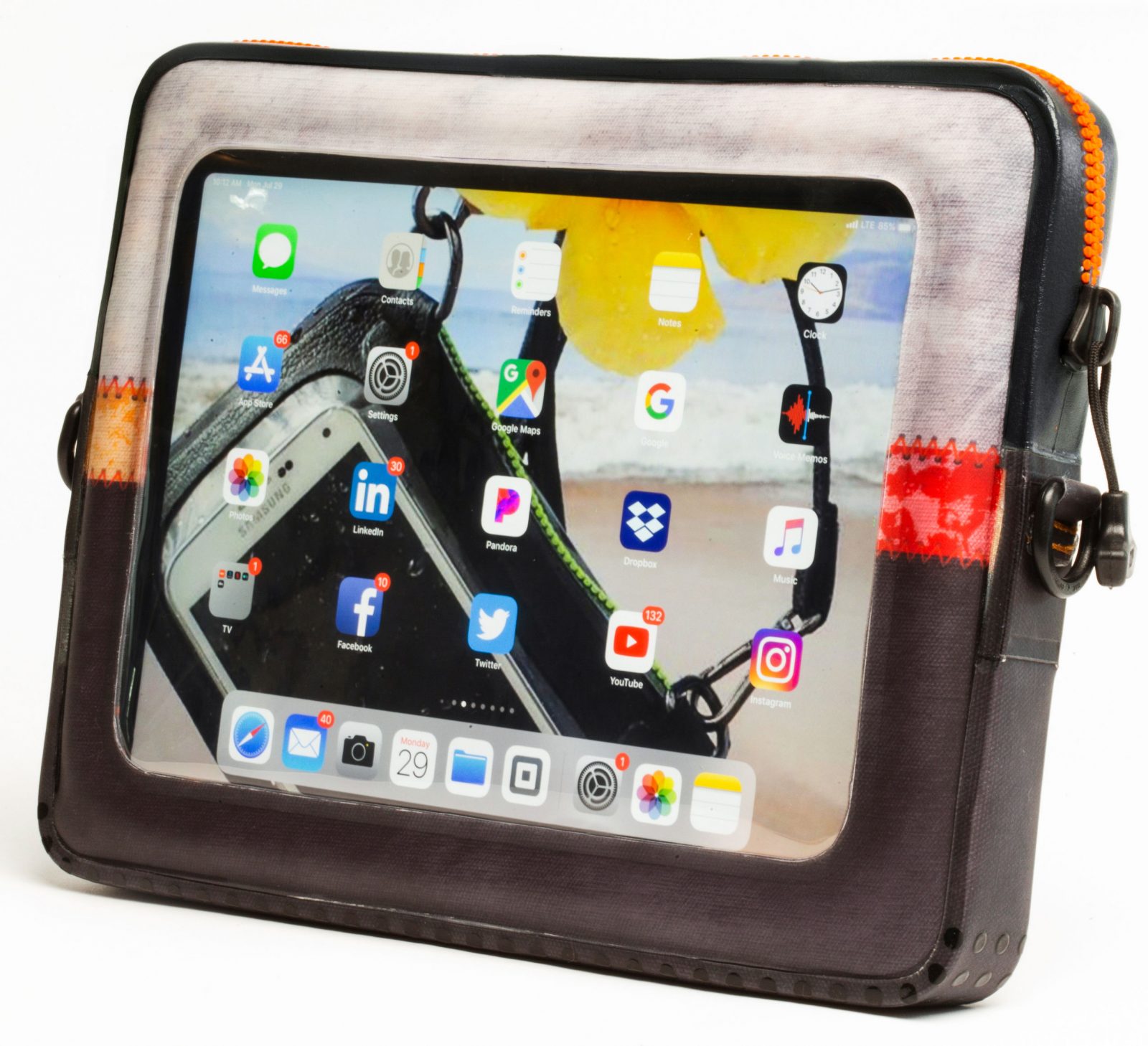 Ugo waterproof tablet and phone cases - Panbo