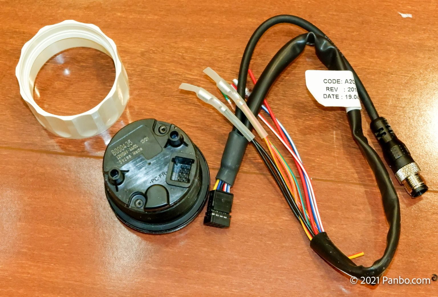 Veratron ViewLine Flex, NMEA 2000 gauge with easy configuration - Panbo