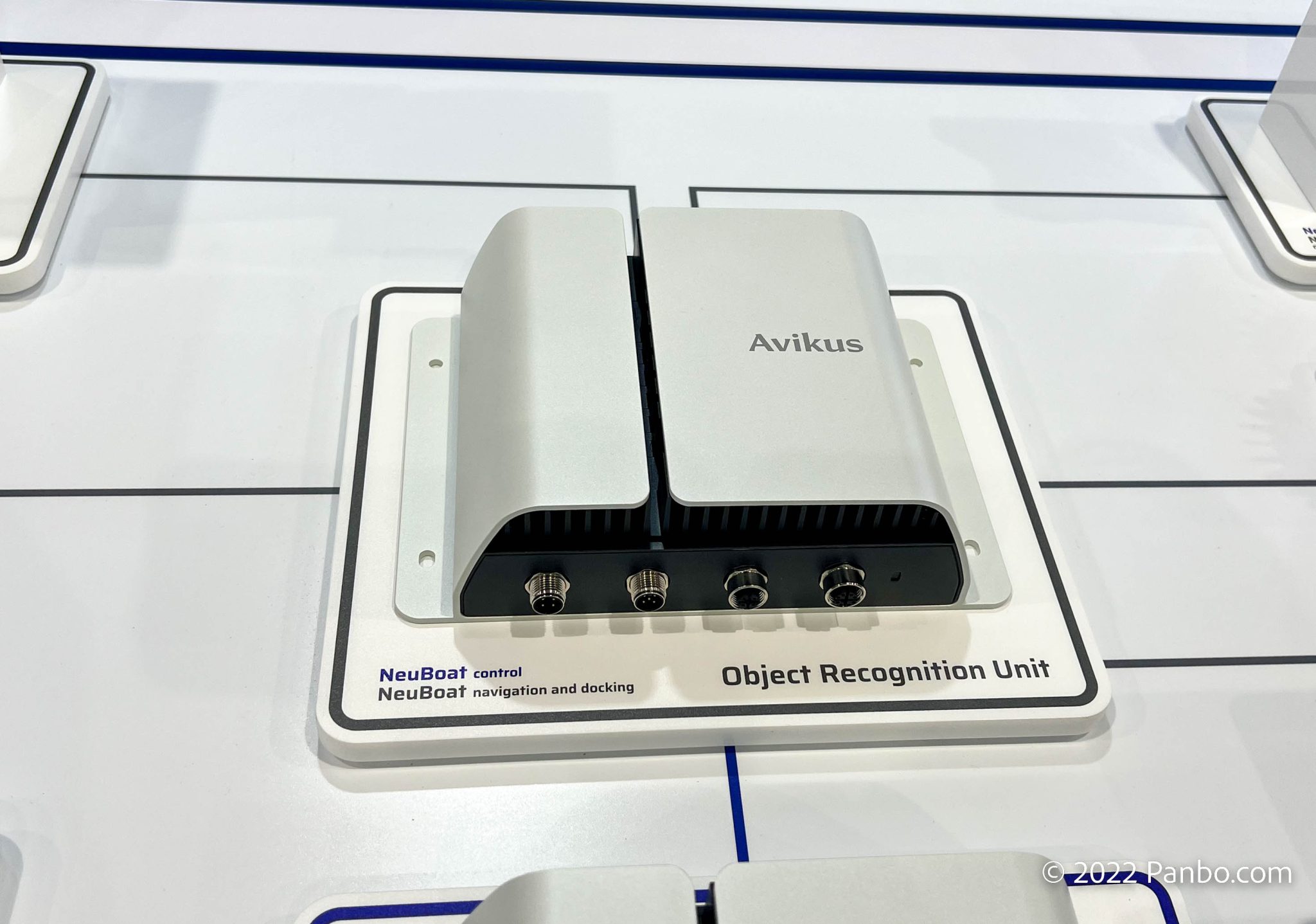 Avikus' autonomous boat navigates, pilots, and docks itself - Panbo