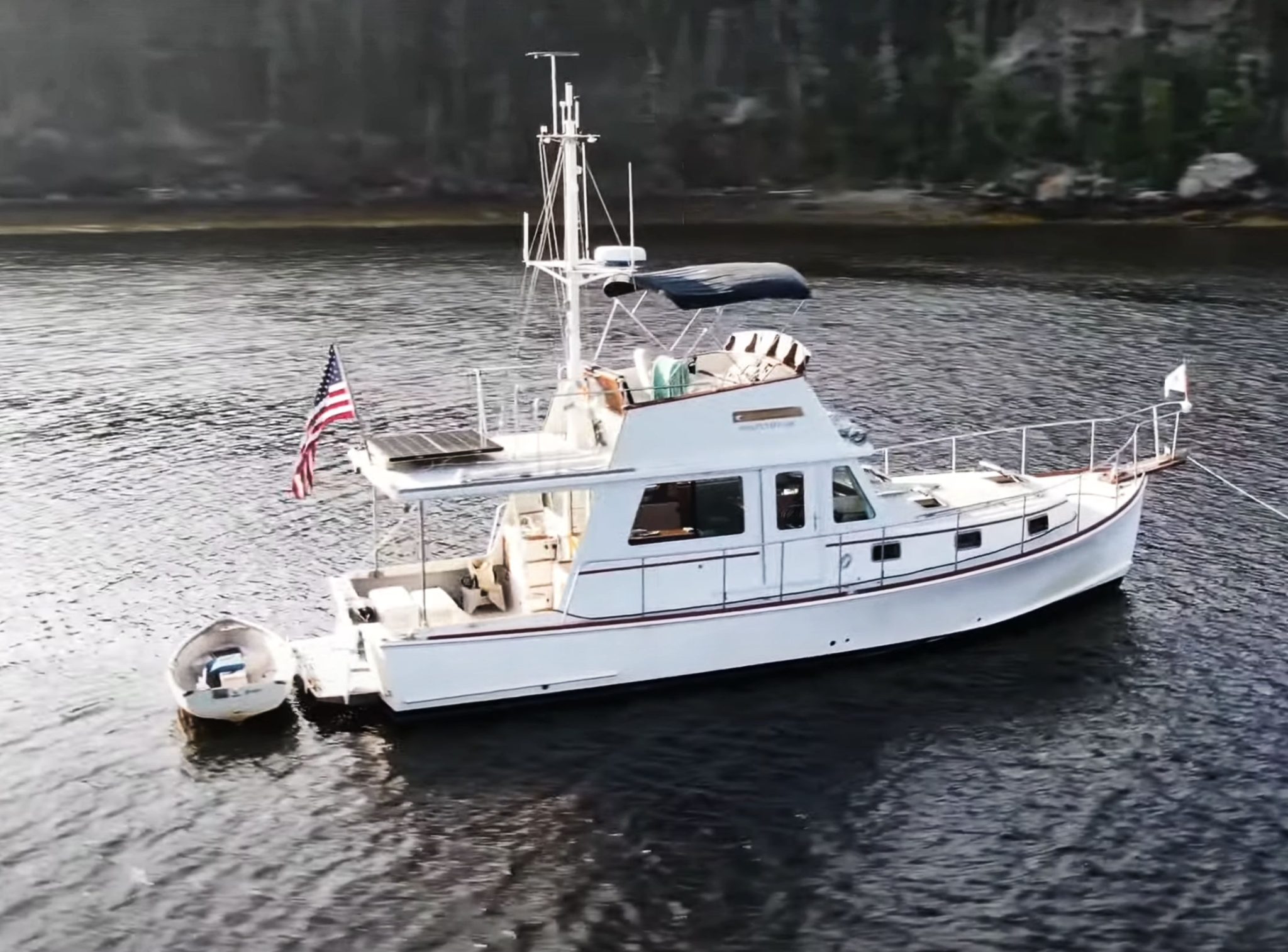 Handsome Duffy 37 flybridge cruiser seeks new owner (Gizmo is for sale ...